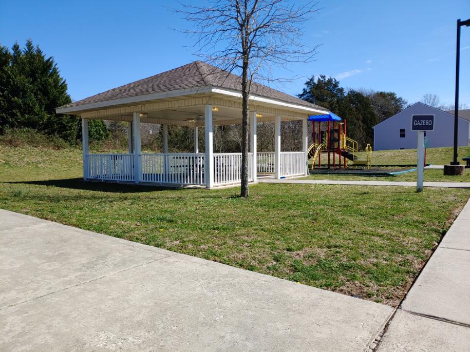 Royal American - Properties - Franklin Pointe Clinton Tn