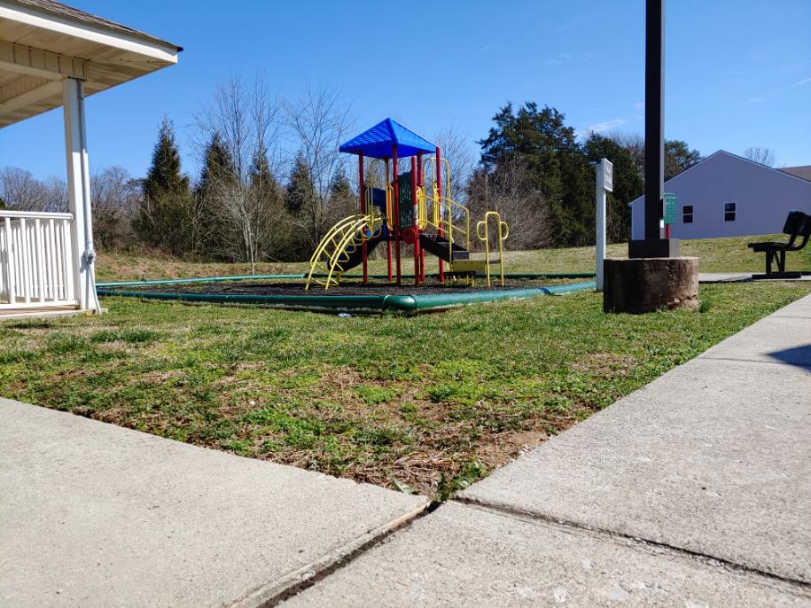 Royal American - Properties - Franklin Pointe Clinton Tn